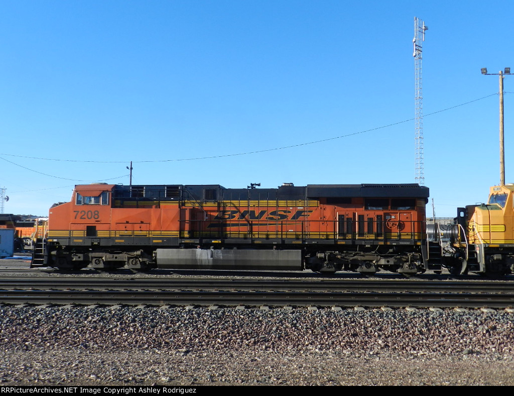 BNSF 7208
